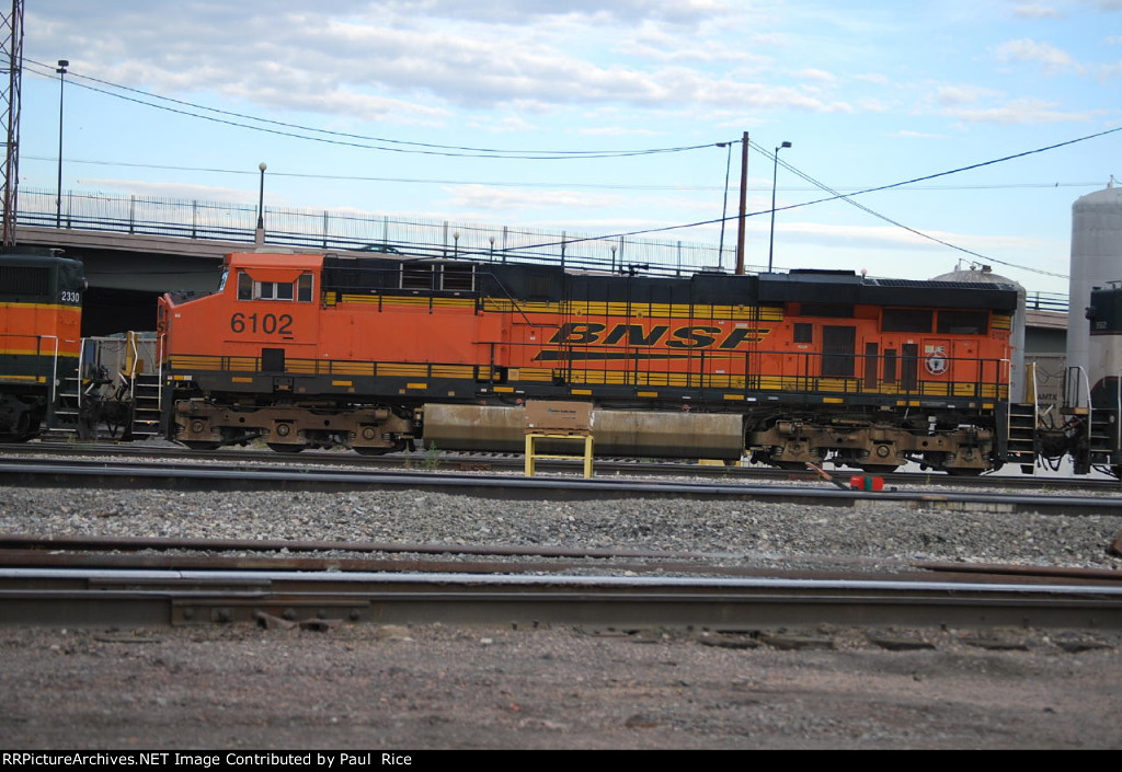 BNSF 6102